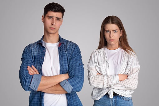 Cómo responder y recuperar a un cliente insatisfecho (con ejemplos)